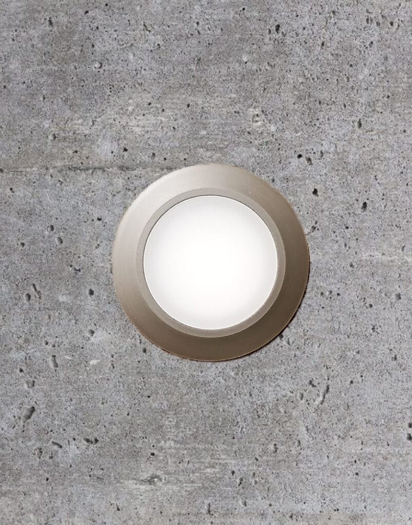 Traditional Dot Light—TS-25DOT-BRZ - Tru-scapes.com